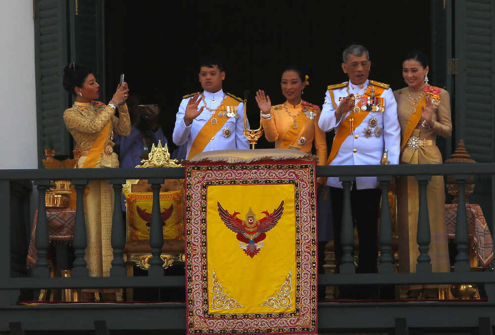 Royal Announcement Sparks Public Mourning | Republican Post
